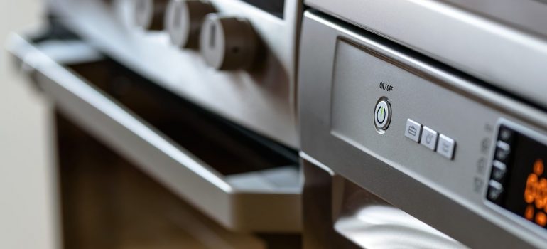 How to disassemble common household appliances | Triple 7 Movers Las Vegas